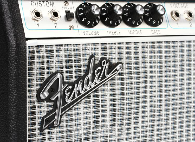 Fender '68 Custom Twin Reverb Combo Amplifier Demo