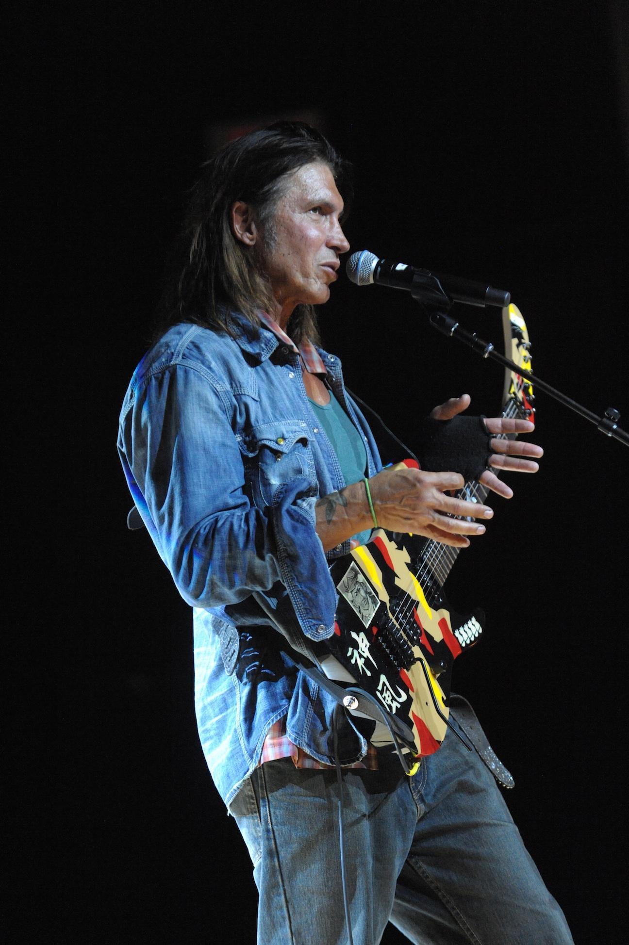 George Lynch Performs at Sweetwater