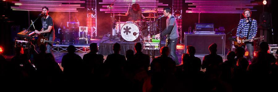 Playing Well with Others - Teamwork Onstage