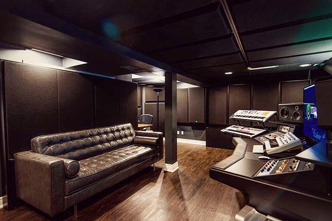 3 Amazing Customer Studios That Inspired Us