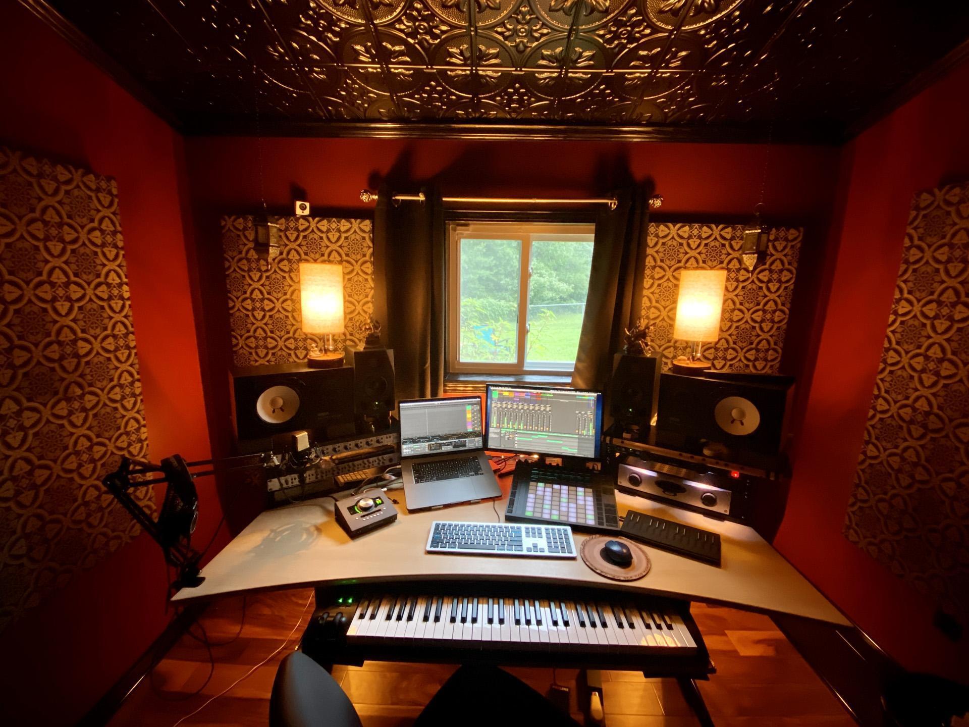 Share Your Studio: 9 Gorgeous Customer Studios