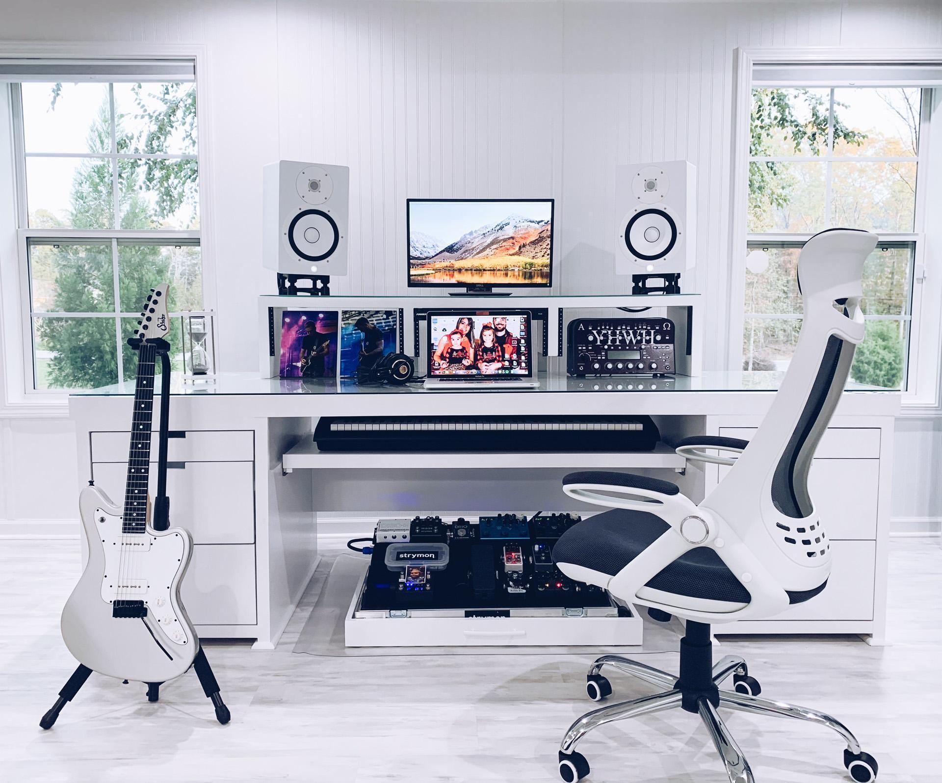 Share Your Studio: 9 Gorgeous Customer Studios