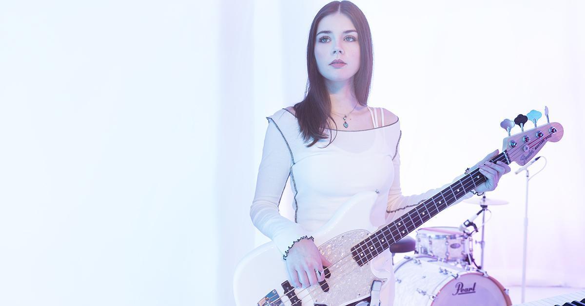 The Gear Behind Elise Trouw's "See Through" Live Loop Video at...